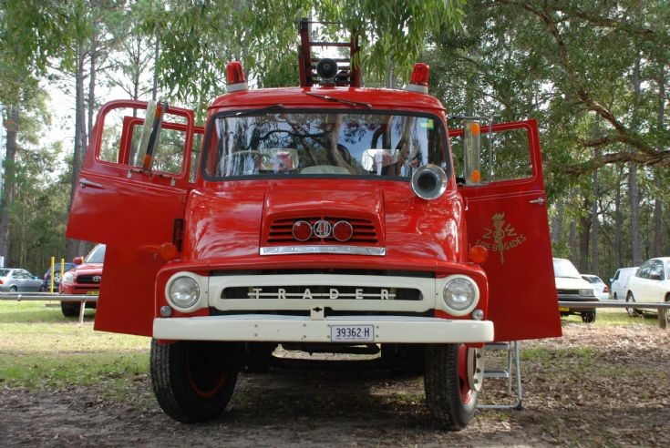 Fire Engines Photos - Nswfb Thames Trader
