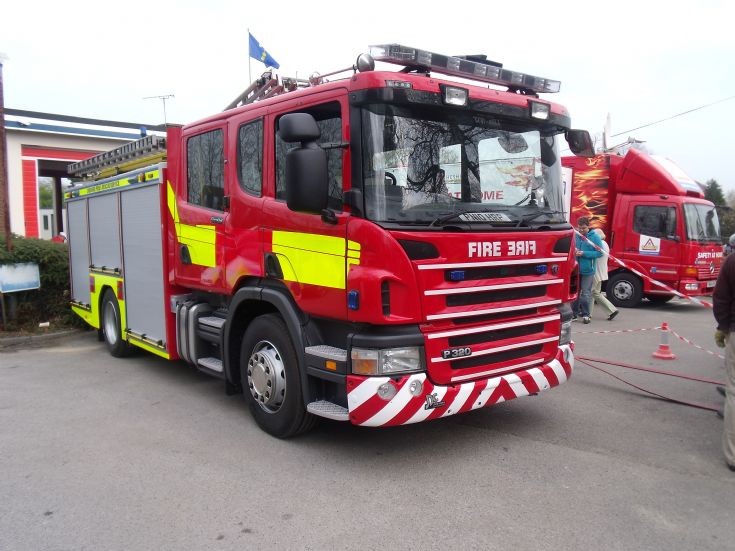 Fire Engines Photos - New Scania Rescue Pump for Cheshire