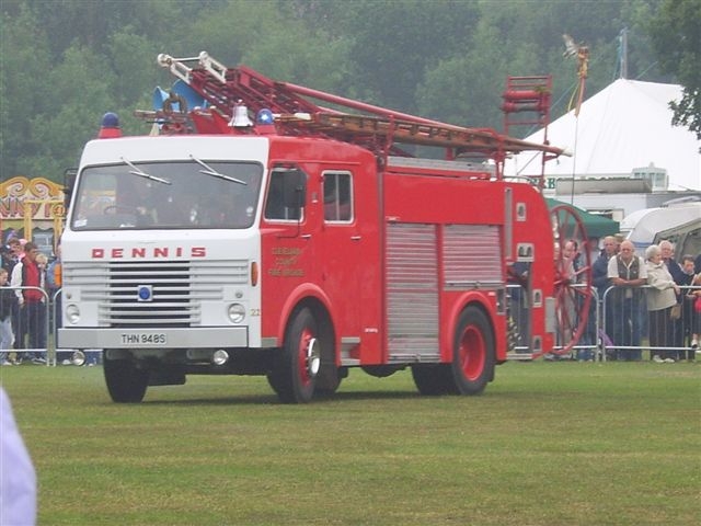 Fire Engines Photos - Dennis R130 Pump/Escape