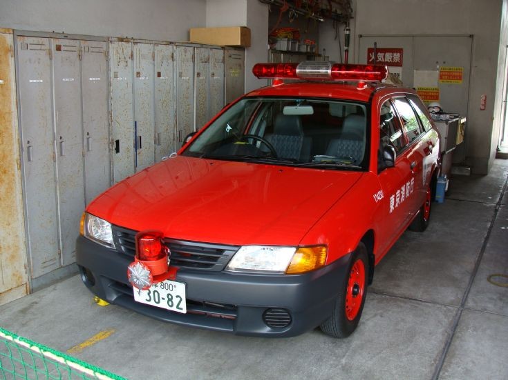 Tokyo Fire Department Nissan car