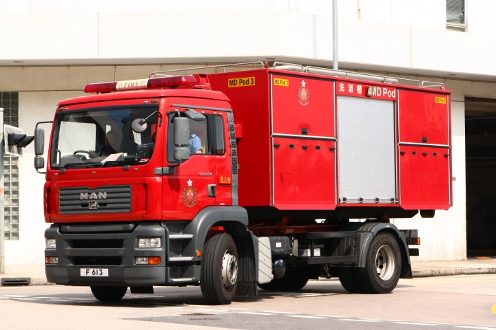 Fire Engines Photos - Man TGA18.310 Hook Lift Truck