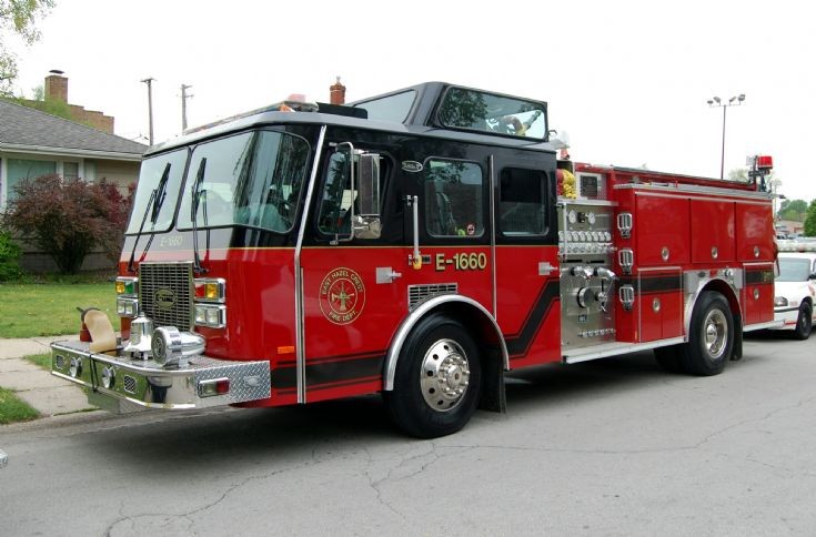 Fire Engines Photos - East Hazel Crest, IL E1660