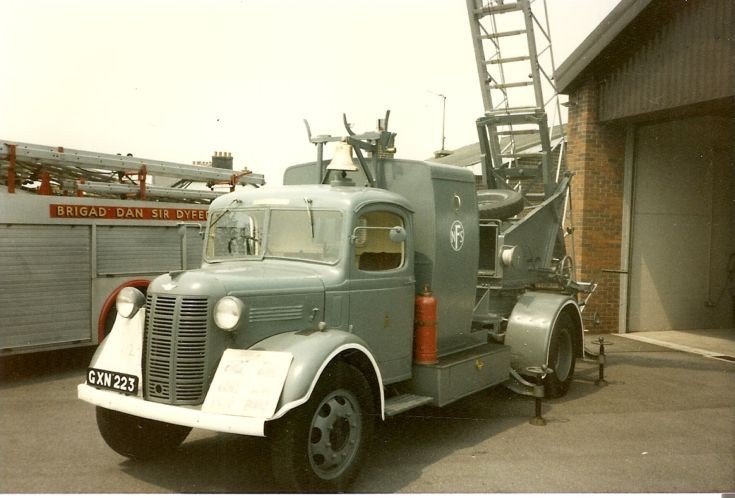 Fire Engines Photos - Austin K4/ Merryweather 60' TL GXN 223