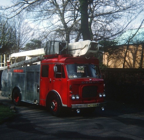 Fire Engines Photos - Dennis F43 PHP 50' Liverpool VKD 958H