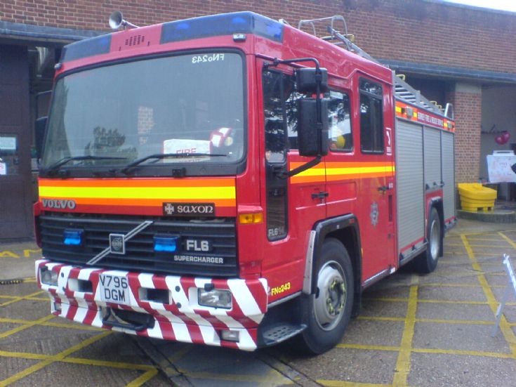 Fire Engines Photos - Surrey Fire & Rescue - Oxted WrL
