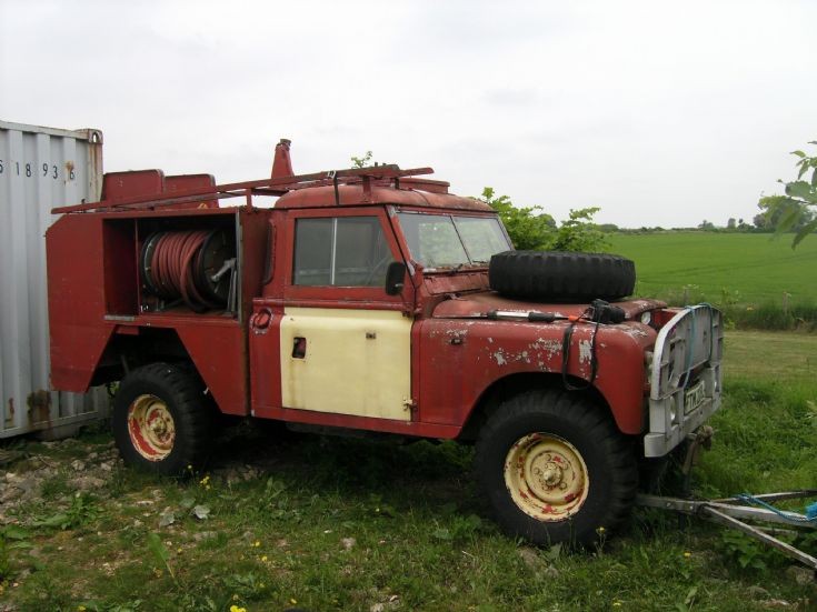 Fire Engines Photos - Land Rover Mk2a TACR1- Former RAF 28 AG 09