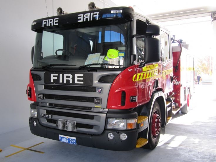 Fire Engines Photos - Perth City Medium Pumper