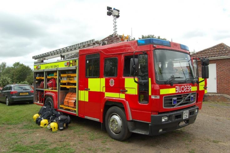 Fire Engines Photos - AY51 CZK Pump Rescue Tender