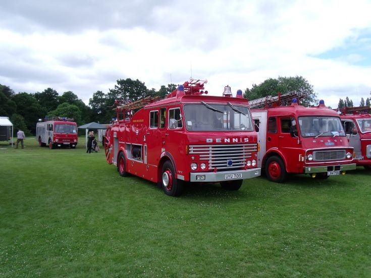 Fire Engines Photos - LFB Dennis Pump Escape