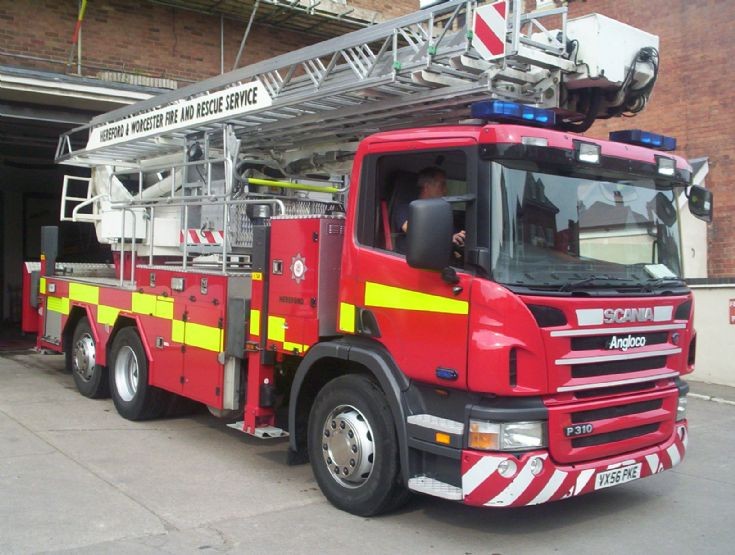 Fire Engines Photos - Scania P310 ALP Hereford