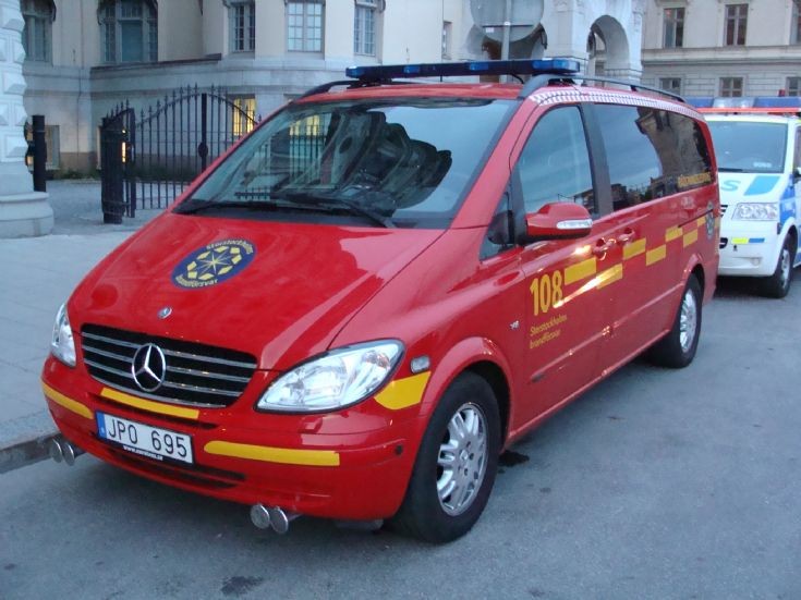 Fire Engines Photos - Stockholm FD command van