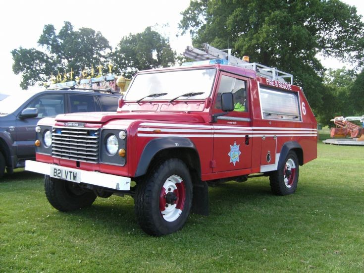 Fire Engines Photos - Land Rover Ex Shuttleworth Collection Fire Service