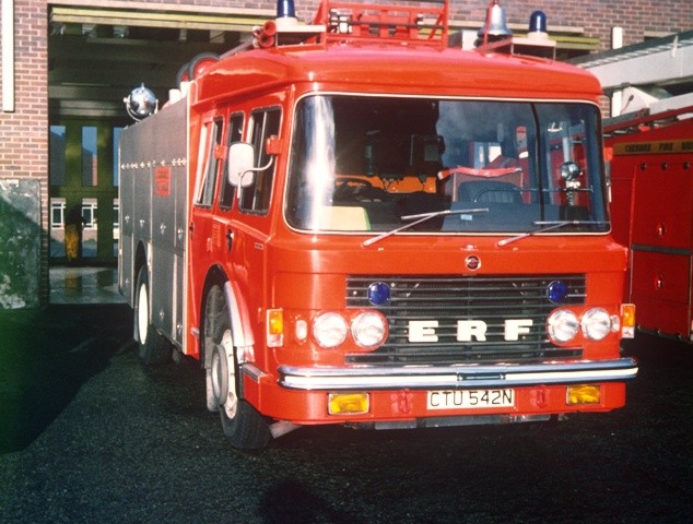 Fire Engines Photos - ERF/ERF WrL Cheshire CTU 542N