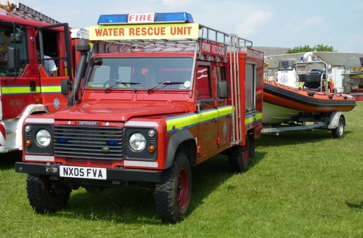 Fire Engines Photos - Land Rover Defender