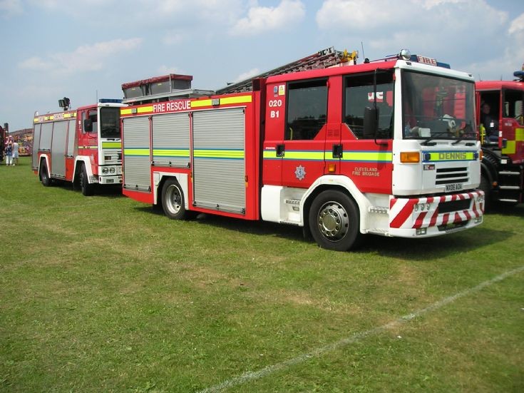 Fire Engines Photos - Cleveland Sabre and Dennis ET Grangefield 2010.