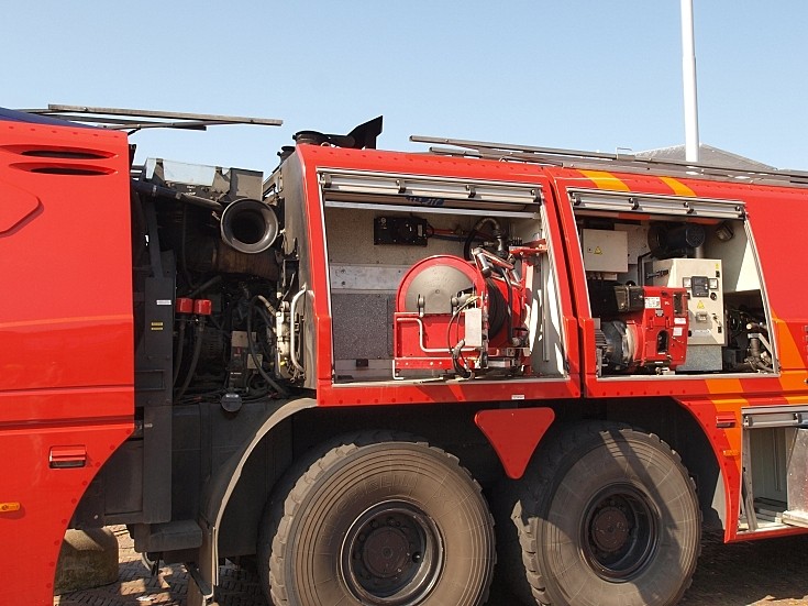 Fire Engines Photos - Detail of Titan HPR G Royal Dutch Navy