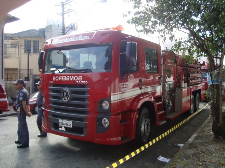 Fire Engines Photos - Auto Pump 17Fire Brigade Sao Paulo Brazil