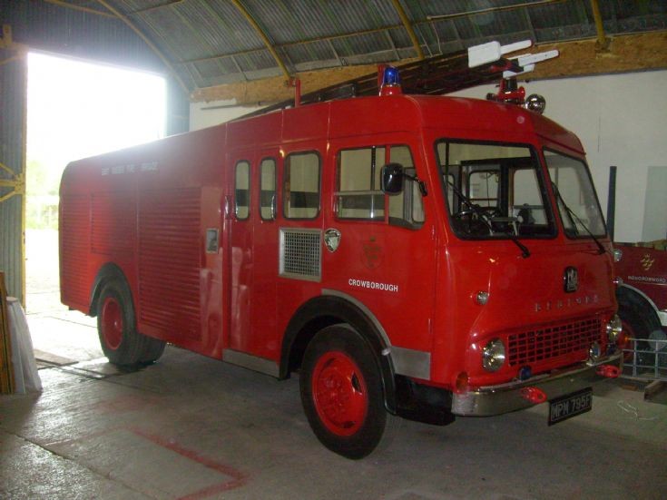 Fire Engines Photos - Bedford tk MPM795F