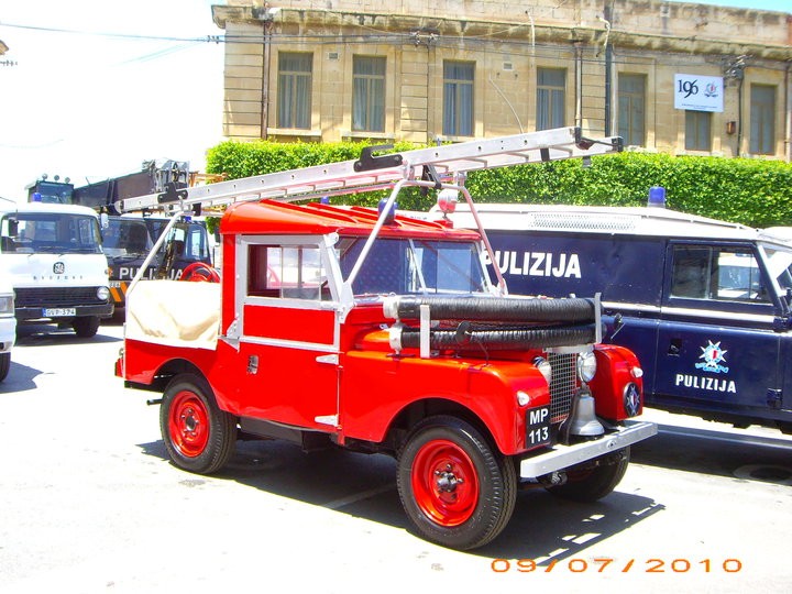 Fire Engines Photos - MP 113 Malta Police museum