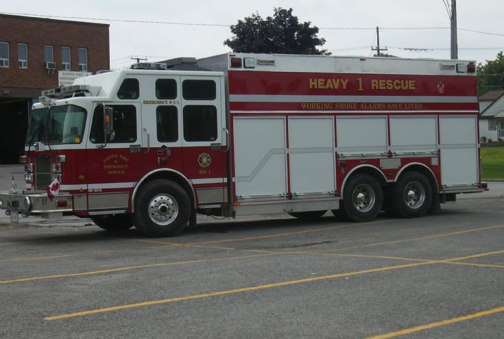 Fire Engines Photos - Barrie Fire Services Heavy Rescue 1