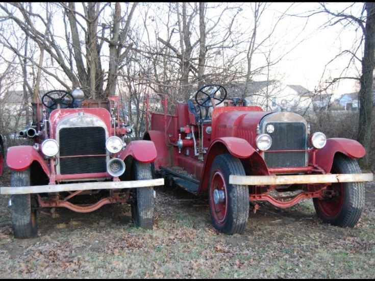 Fire Engines Photos - 1920 (L) & 1921 (R) Stutz pumpers