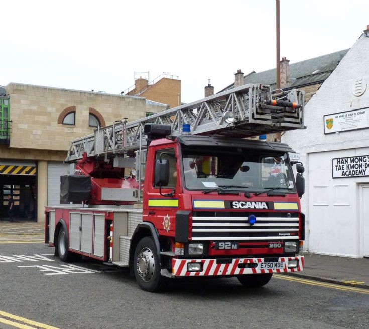 Fire Engines Photos - Lothian and Borders FRS Scania TL