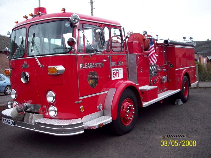 Fire Engines Photos - 1969 Crown Firecoach