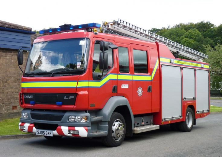 Fire Engines Photos - Newton Stewart WRL DAF LF SJ05 GXF