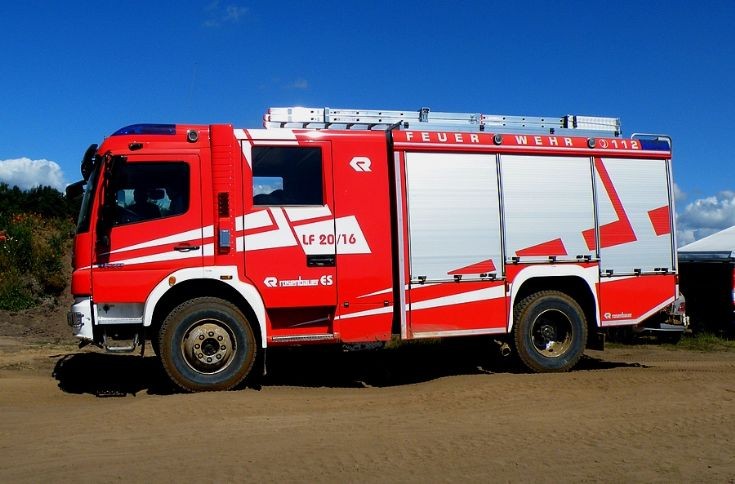 Fire Engines Photos - Rosenbauer LF 20/16 Demonstration unit