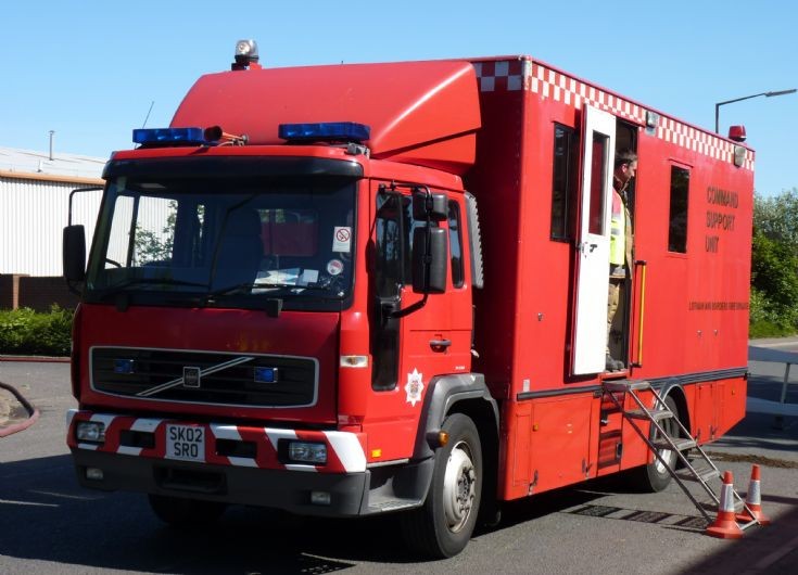 Fire Engines Photos - Lothian and Borders FRS Command Support Unit