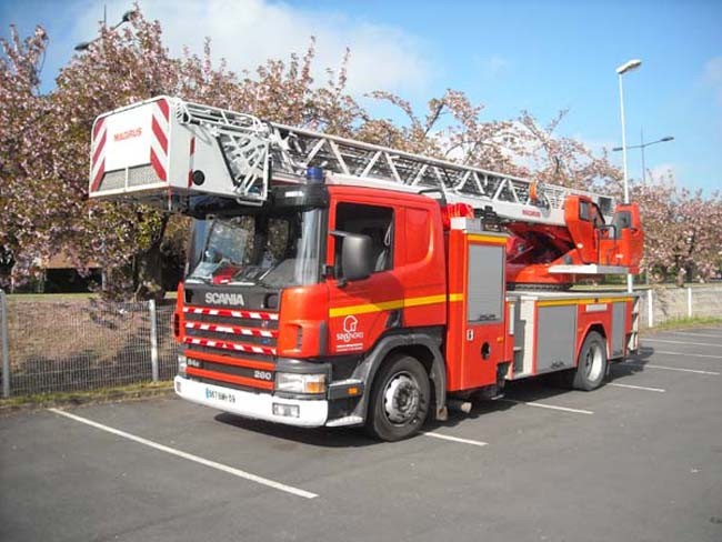 Fire Engines Photos - Turntable ladder Scania/Magirus