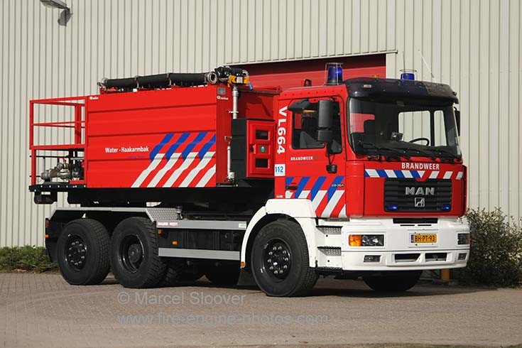 Fire Engines Photos - Brandweer Venlo MAN Prime mover water carrier pod