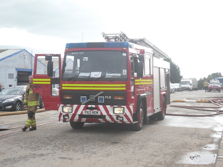 Fire Engines Photos - North Wales FRS P63HEM
