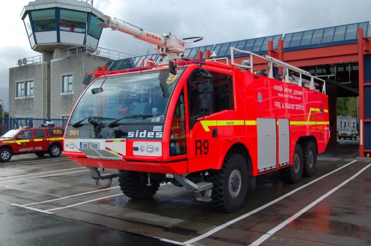 Fire Engines Photos - Dublin Airport R9