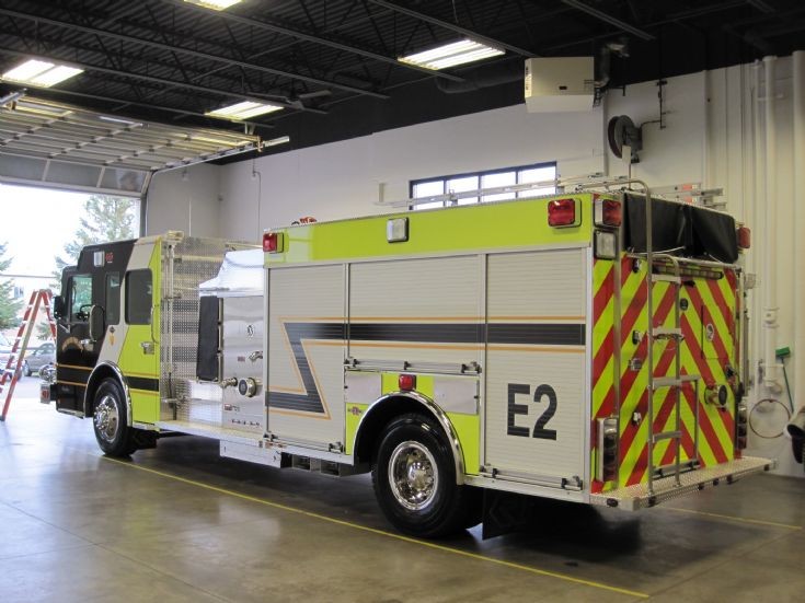 Fire Engines Photos - Pine River Fire Dept, rear shot showing Chevron