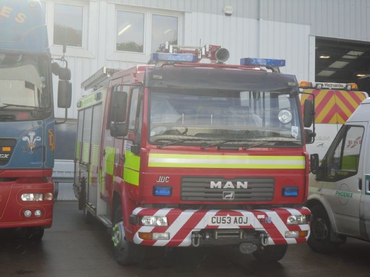 Fire Engines Photos - Mid&West Wales FRS in North Wales
