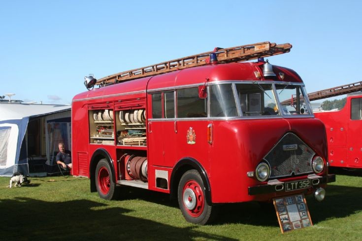 Fire Engines Photos - Dennis Fire Engine LTY352