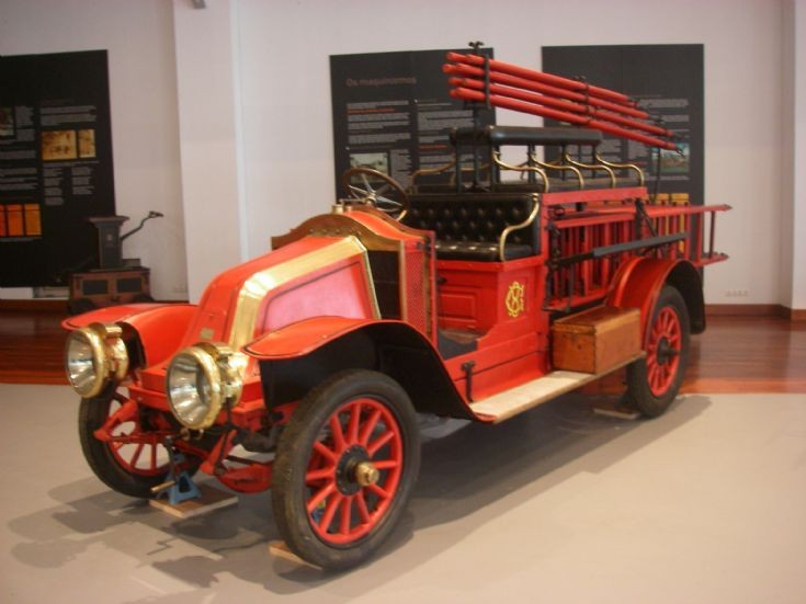 Fire Engines Photos - 1910 Renault BSB (Lisboa)