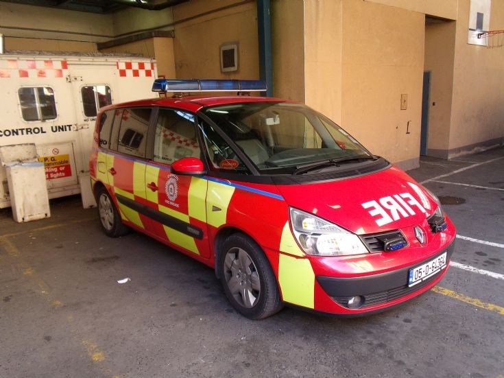 Fire Engines Photos - Incident Command Officers Car