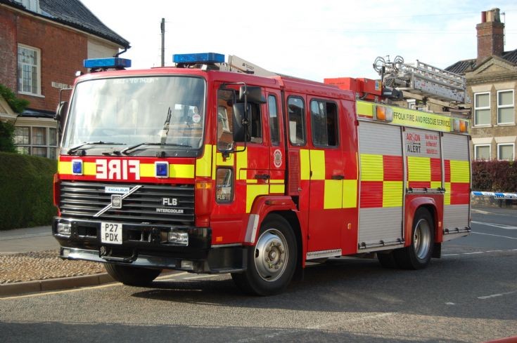Fire Engines Photos - Water Tender Suffolk Fire and Rescue Service