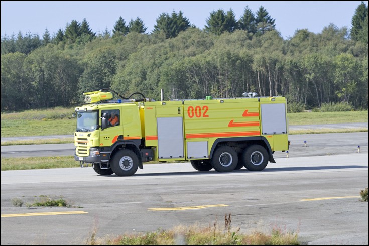 Fire Engines Photos - Picture of crash tender at Bergen Airport