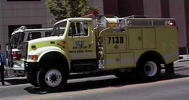 Fire Engines Photos - BLM Wildland Model 667N Heavy engine
