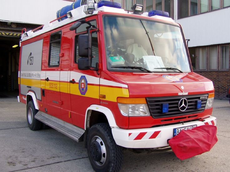 Fire Engines Photos - Mercedes Benz 816D Vario