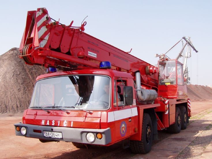 Fire Engines Photos - TATRA 815 6x6 AD-28