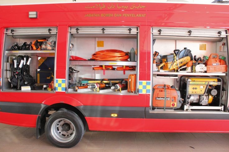 Fire Engines Photos - ET1 equipment lockers BFRD