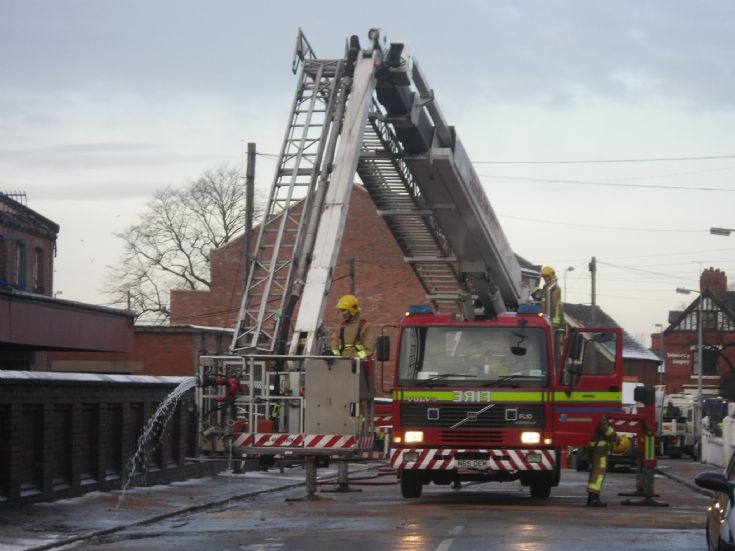 Fire Engines Photos - Cheshire Volvo ALP