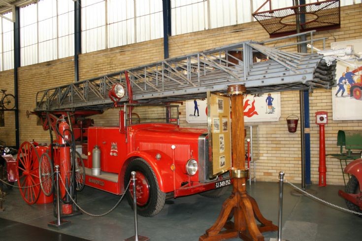 Fire Engines Photos - Magirus Turntable Ladder in South Africa
