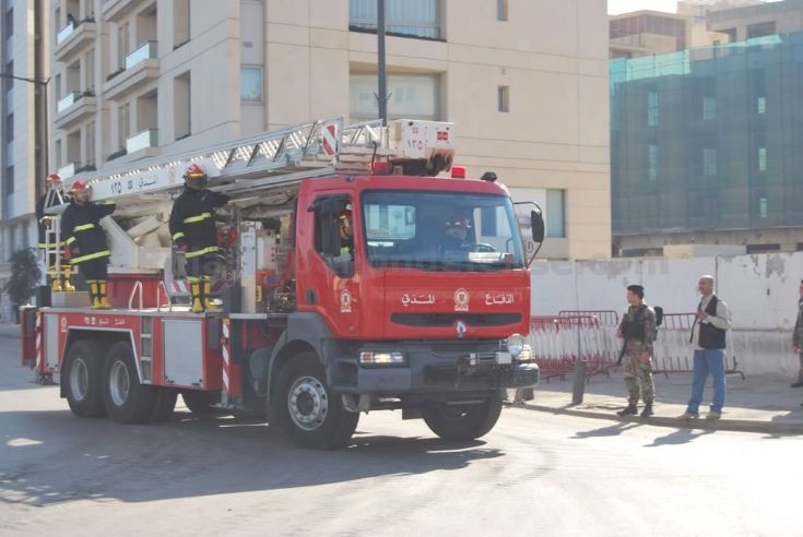 Fire Engines Photos - Renault ladder Lebanon civil Defence