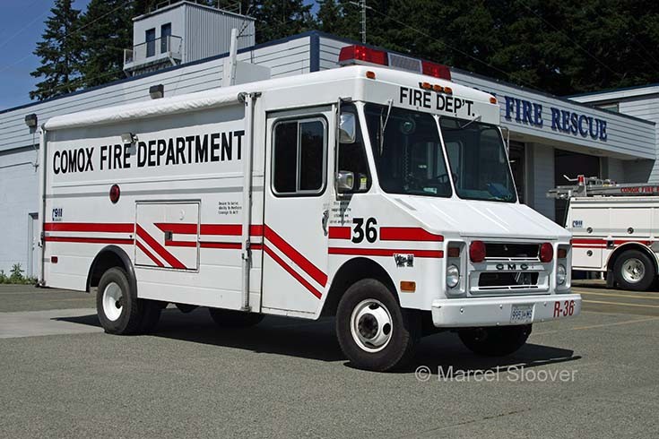 Fire Engines Photos - GMC Value Van Comox Fire department.