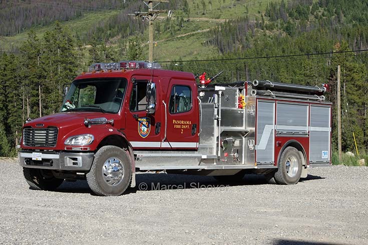 Fire Engines Photos - Engine 2 Panorama Village Fire dept. BC Canada